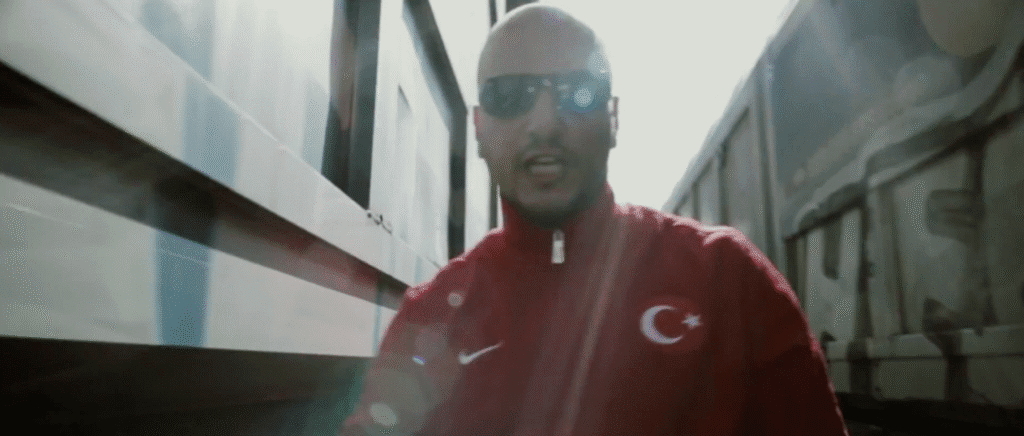 Alpa Gun - Ehrensache II Intro [Video] - rap.de